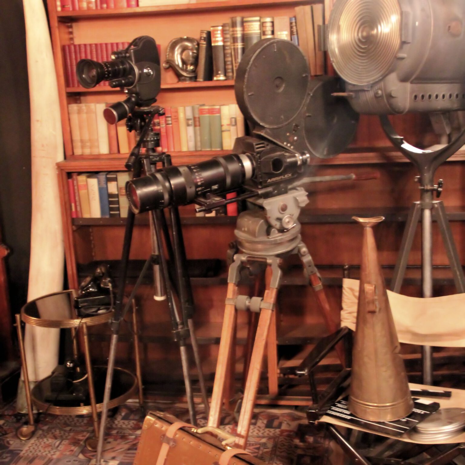 01084 - Große Filmkamera | WANDEL ANTIK